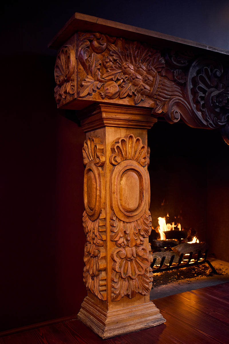 Swedish Hand-Carved Mantle – album
